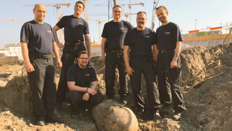 World War II Bomb Defused Successfully in Berlin After Mass Evacuation ...