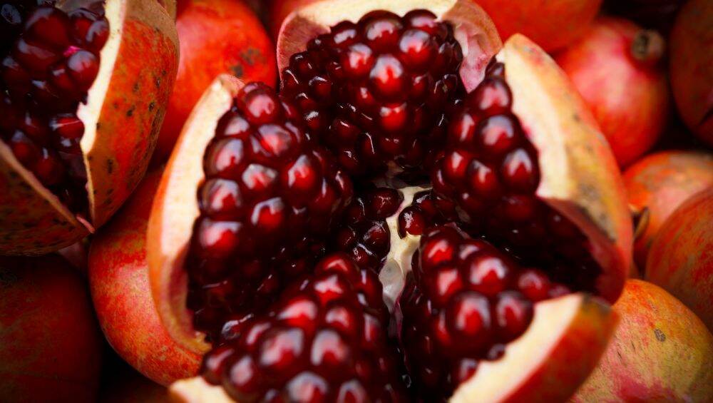 Health Benefits Of Pomegranate From Better Sex To Cancer Prevention
