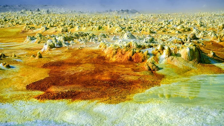 Danakil Depression: Surreal Pictures of Sulphur Lakes And Volcanoes in ...