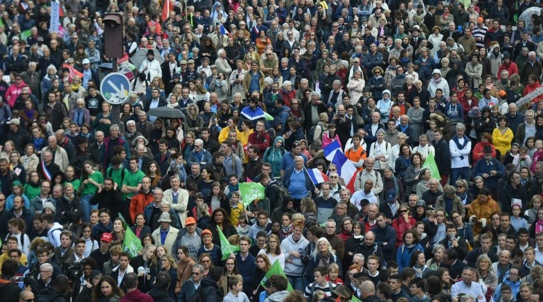 Paris: Thousands Protest French IVF Law for Single Women, Lesbians | 🌎 ...