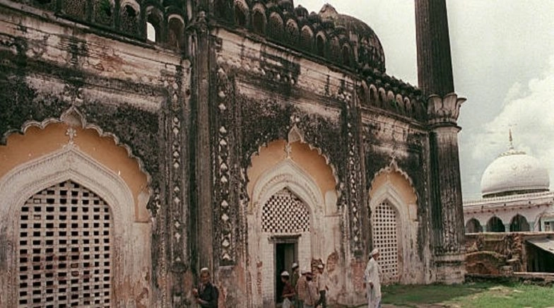 Babri Masjid: Mosque Land Handed Over to Sunni Waqf Board by Ayodhya DM ...