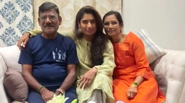 Mithali Raj Celebrates 37th Birthday at Home With Parents, Thanks Fans ...