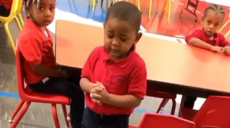US Toddler Leading His Preschool Classmates in Prayer Before Meal Will ...