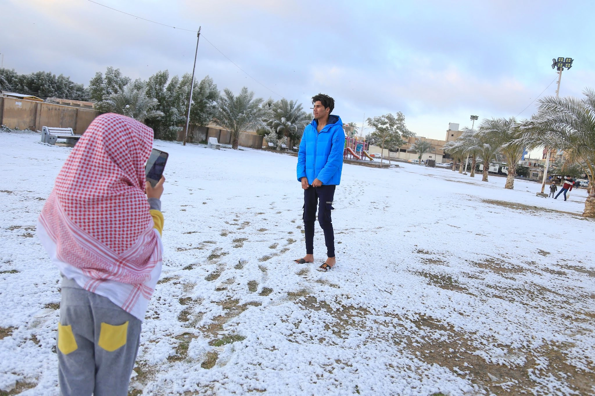 Iraq: Baghdad Receives Ultra-Rare Snowfall, Only Second of the Century ...