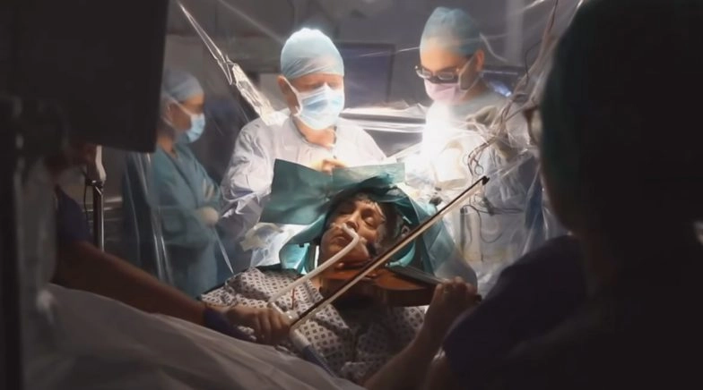 Brain Tumour Patient Plays Violin as Doctors Perform Critical Surgery ...
