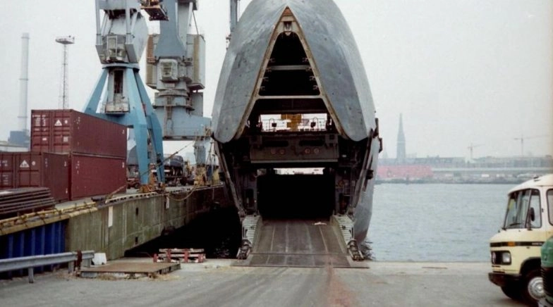 Ro-Ro Ferry Service From Mumbai to Mandwa: Vessel Arrives at Gateway of ...