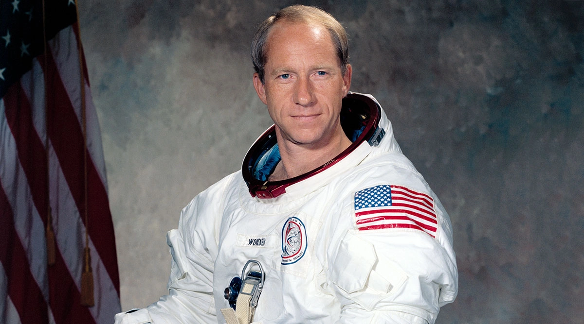 Al Worden, Apollo 15 Astronaut Who Circled the Moon Alone in 1971, Dies ...