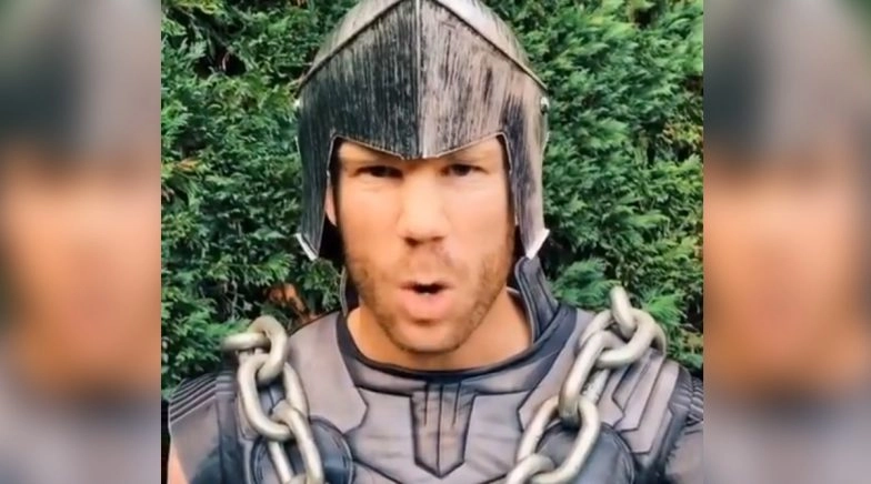 David Warner Continues to Bedazzle Fans With His Hilarious and Cool ...