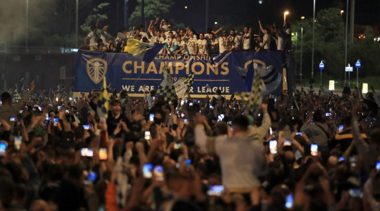 Leeds United Celebrate EPL Promotion and EFL Title With Open-Top Bus ...