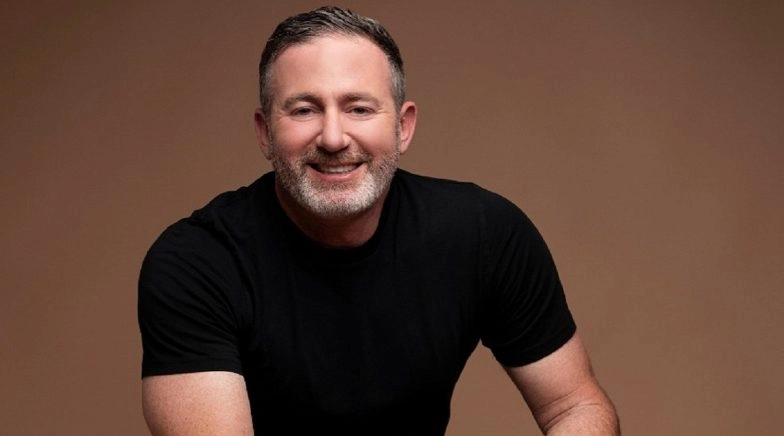 Why Ian Bentley Identifies Social Media As Both Obstacles and ...