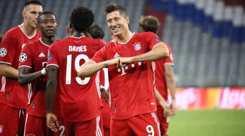 Robert Lewandowski Transfer Rumours Addressed by Bayern Munich Manager ...