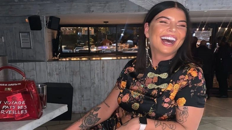 Woman Quits From M&S To Earn £120,000 a Year by Selling Pics and Videos ...