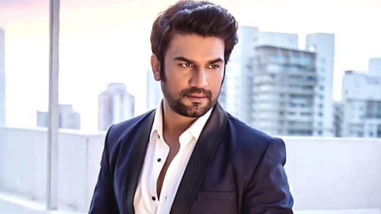 Laxmii Star Sharad Kelkar Reveals First Big Paycheque Amount He Got for ...