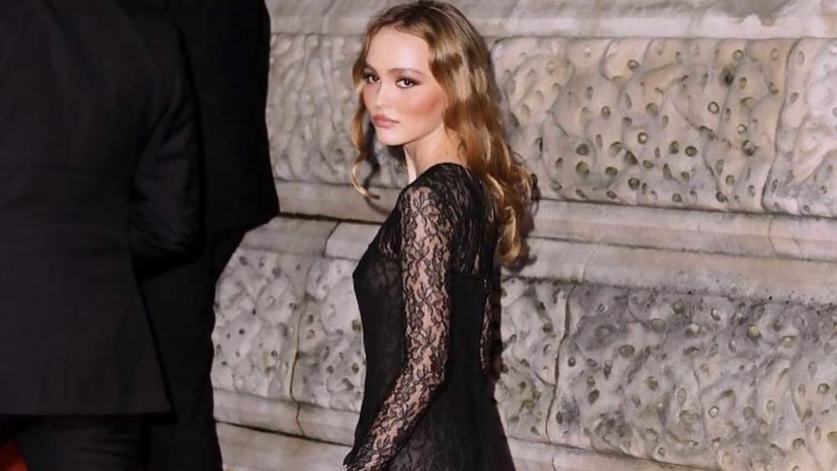 Hollywood News Voyagers Lily Rose Depp Talks About Her Role In The Upcoming Sci Fi Film đ„