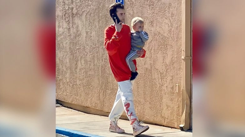 Cole Moscatel Spotted Shopping in LA with Son Zayden | 🎥 LatestLY