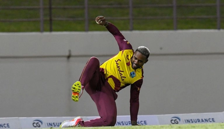 Fabian Allen Takes Stunning One-Handed Catch To Dismiss Aaron Finch in ...