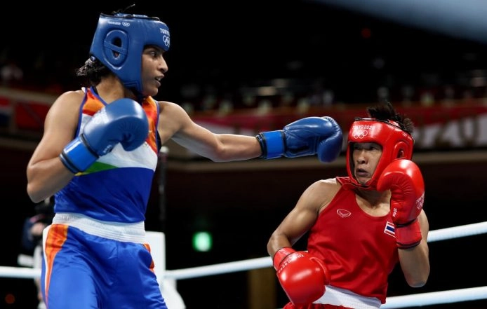 Simranjit Kaur Baatth Goes Down Fighting to Sudaporn Seesondee, Fails ...