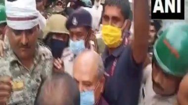 India News | Union Minister Tomar Faces Angry People in Flood Hit Areas ...