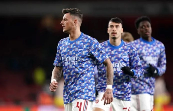 Arsenal FC Launch Pre-Match Kits Inspired by London Underground Train ...