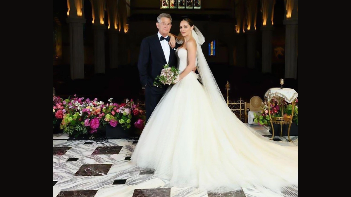 Agency News | David Foster Addresses 35-Year Age Difference With Wife ...