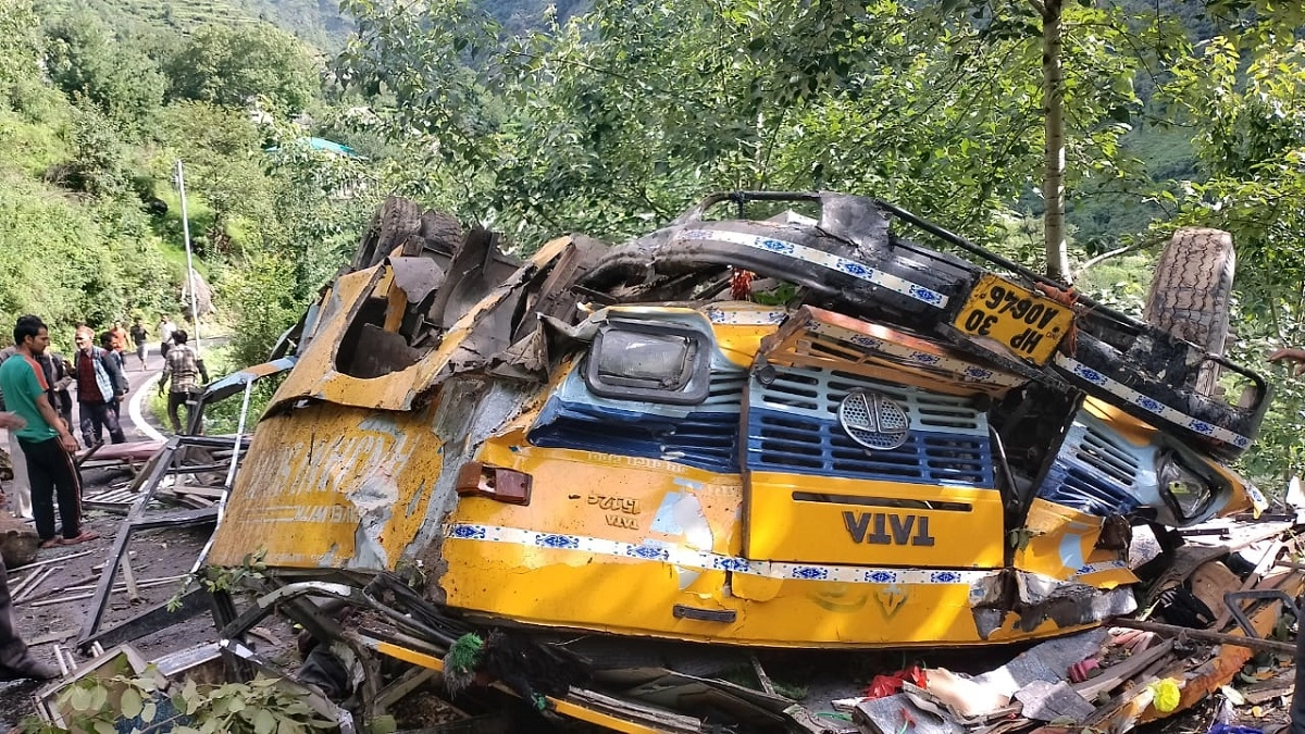 Agency News | School bus Falls off Cliff in Kullu | LatestLY