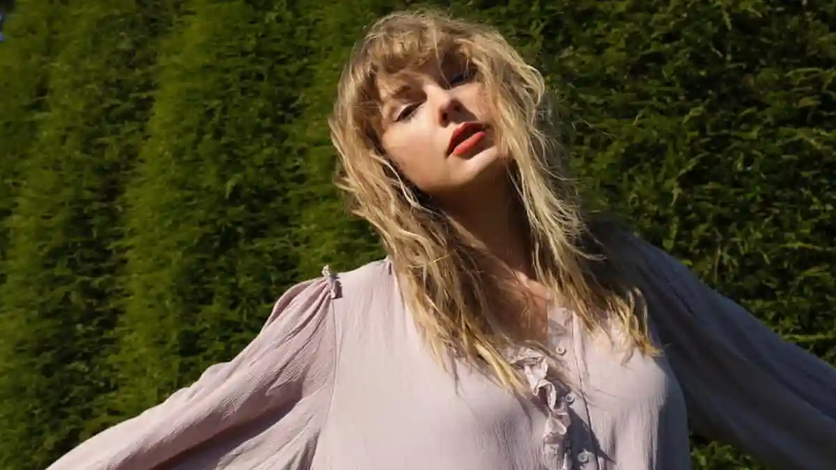 Hollywood News Taylor Swift Makes Her Biggest Ever US Tour With 17 