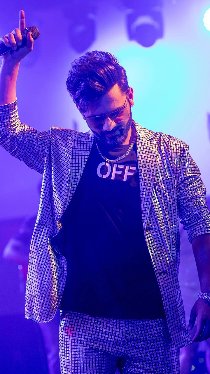 Rahul Vaidya Birthday: Fashionable Pics of the Popular Singer! | 👗 LatestLY