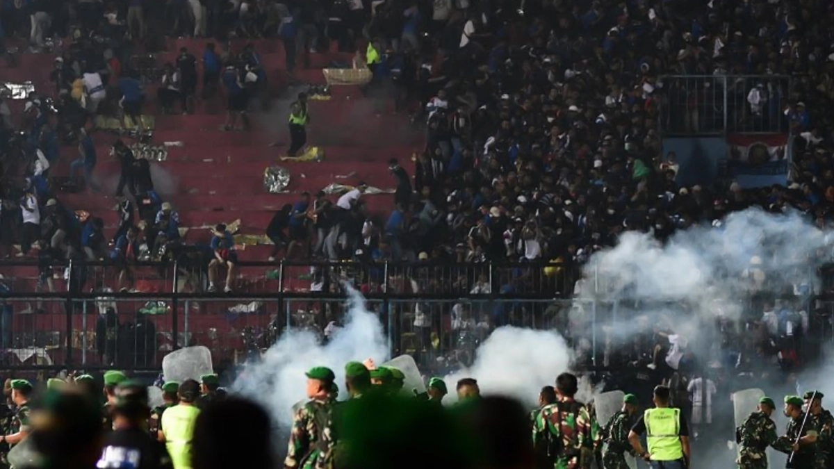 Agency News | At Least 127 Killed in Mass Riots During Football Match ...