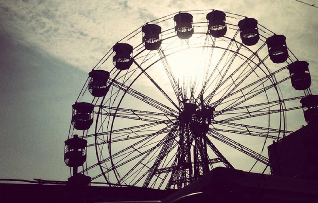 India News | Three Fall From 70-Feet-High Ferris Wheel | 📰 LatestLY