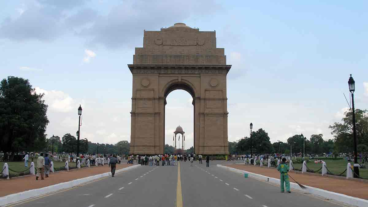 Agency News | New Delhi: NDMC Installs 250 Artistic-shaped Flowers ...