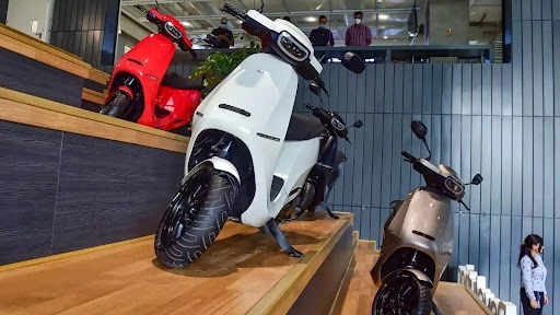 Ola Electric Opens 14 New Experience Centres in India, Aims To Open 200 ...