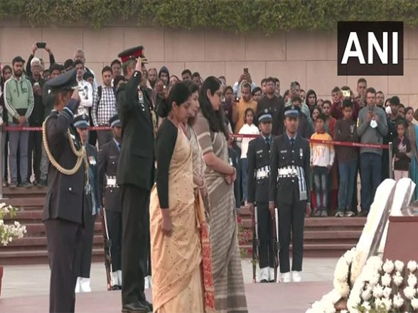 India News | Brigadier LS Lidder's Wife Pays Tribute to General Bipin ...