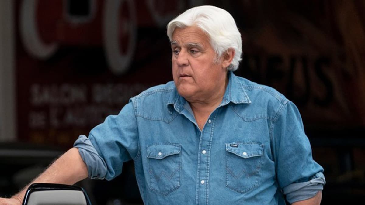 Agency News Tv Host Comedian Jay Leno Clicked Driving His Car In La