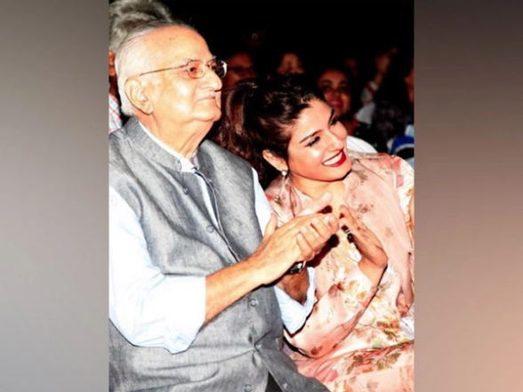 Entertainment News | Raveena Tandon Remembers Father Ravi Tandon on ...