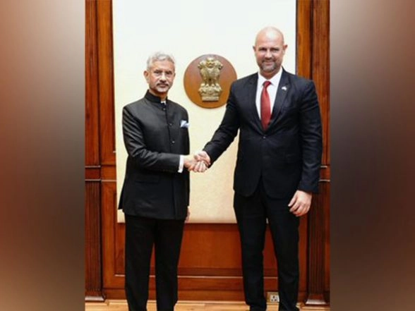 World News | Jaishankar Meets Speaker of Israel's Knesset Amir Ohana ...
