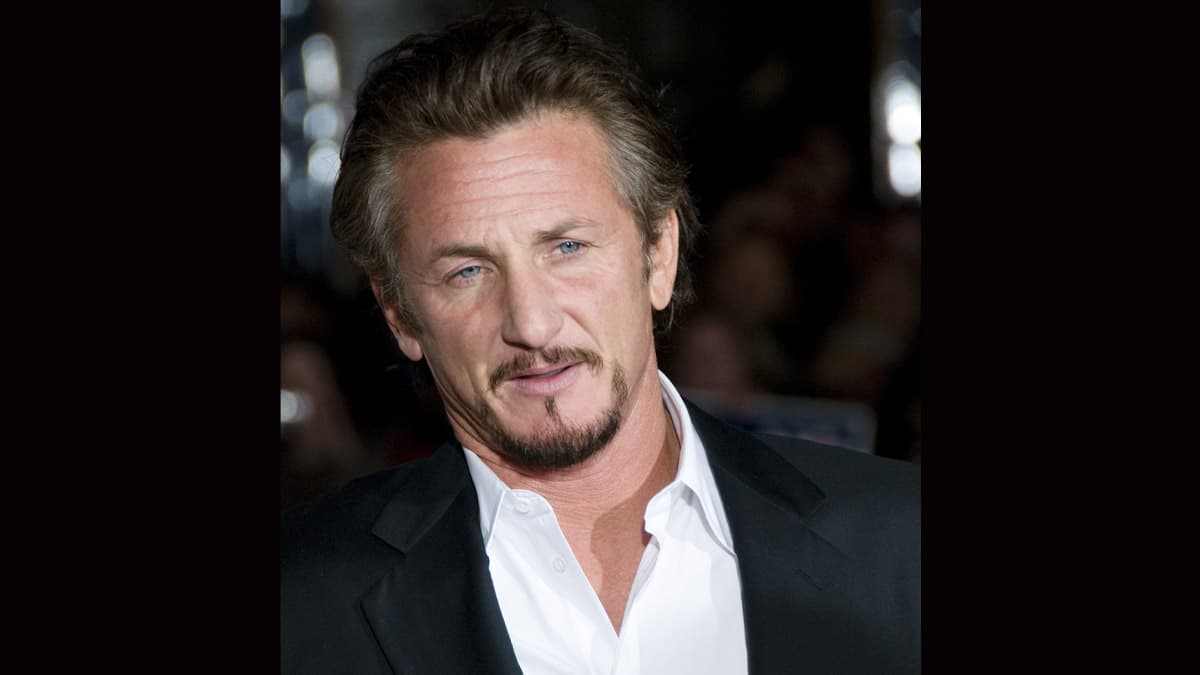 Hollywood News | Sean Penn Speaks About Writers Guild of America | 🎥 ... Hollywood News | Sean Penn Speaks About Writers Guild of America | 🎥 ...