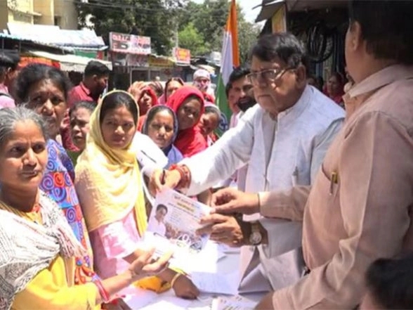 India News | MP: Congress Leaders Get Forms of Women Filled for Nari ...