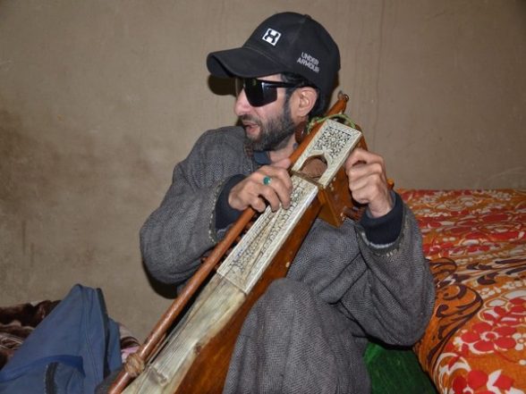 India News | Melody in Darkness: Kashmir's Blind Singer Mesmerizes with ...