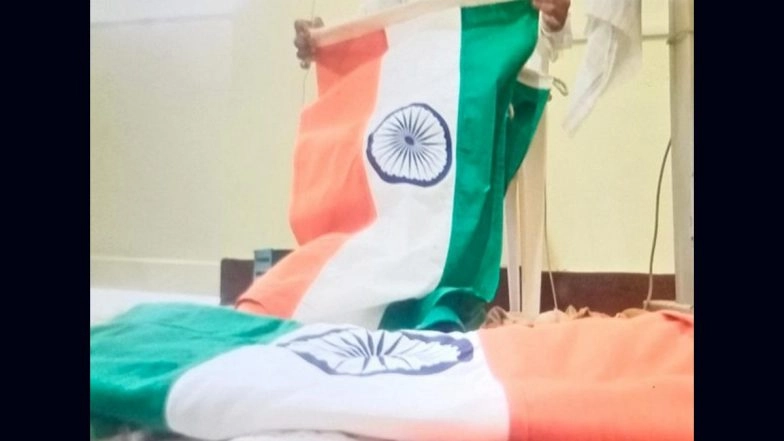 Independence Day 2023: Kashmiri Artisan Mohammad Maqbool Dar Weaves ...