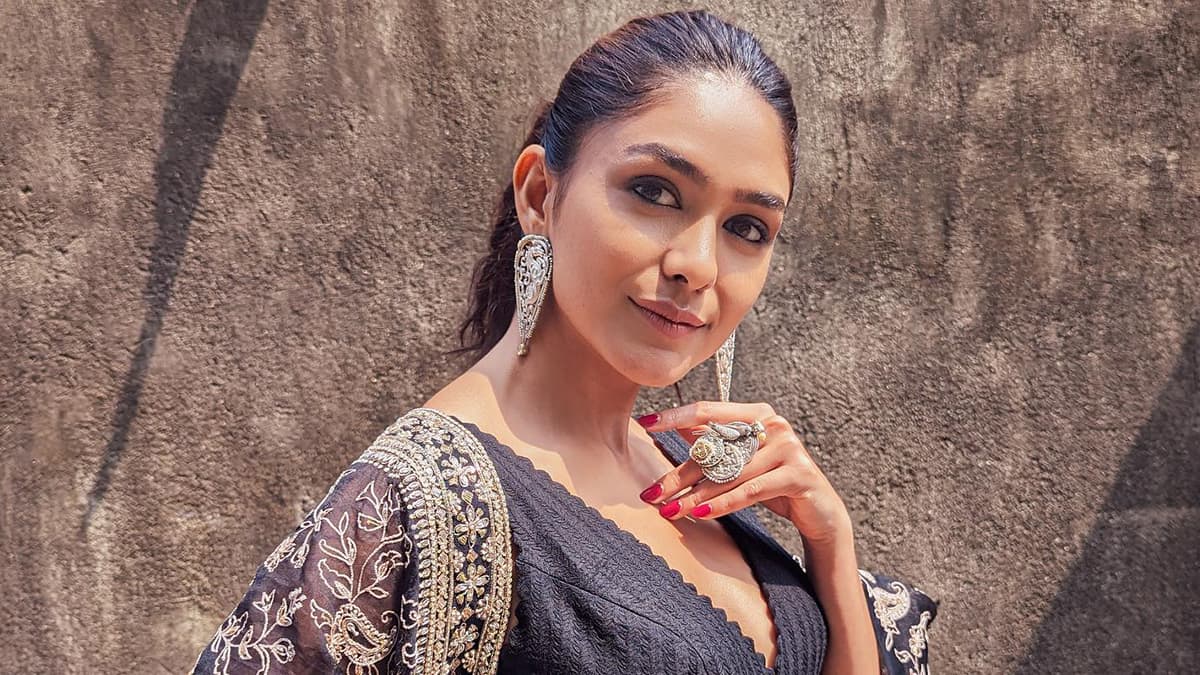 South News Mrunal Thakurs Emotional Revelation Personal Experience Adds Depth To Hi Nanna