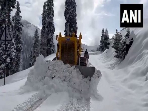India News | J-K: Fresh Spell of Snow Blankets Doda District; Snow ...