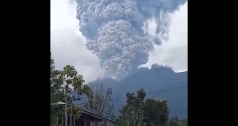Marapi Volcano Erupts in Indonesia, Spewing Ash Plumes and Blanketing ...
