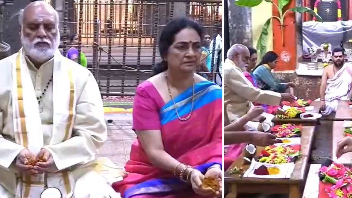 K Raghavendra Rao Visits Sri Kalahastiswara Swamy Temple in Tirupati ...
