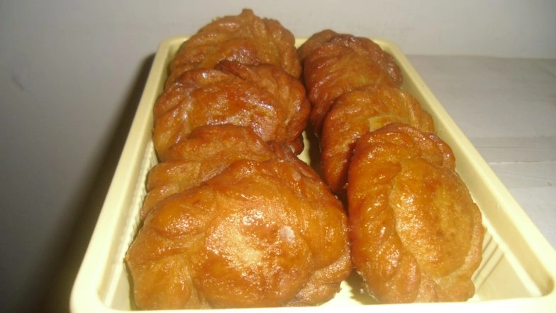 Uttar Pradesh Famous Sweets and Desserts: From Agra Petha to Malai Ki ...