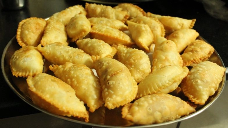 How To Make Gujiya for Holi 2024? Step-by-Step Instructions To Make ...