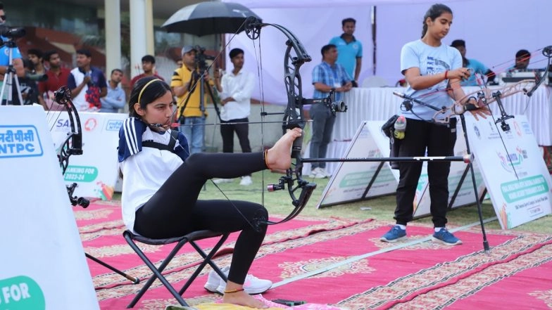 Armless Archer Sheetal Devi Bags Silver Medal In Khelo India National ...
