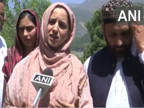 India News | J-K: UPSC Rank Holder Seerat Baji Receives Rousing Welcome ...