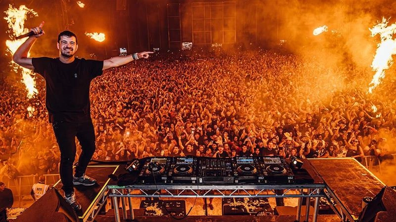 Hollywood News | DJ Martin Garrix Set To Perform in India During Holi ...