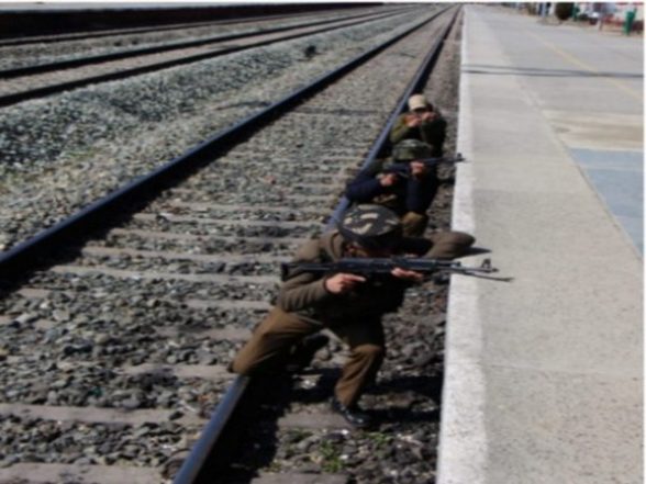 India News | J-K Police Conduct Mock Drill with Army at Wanpoh Railway ...