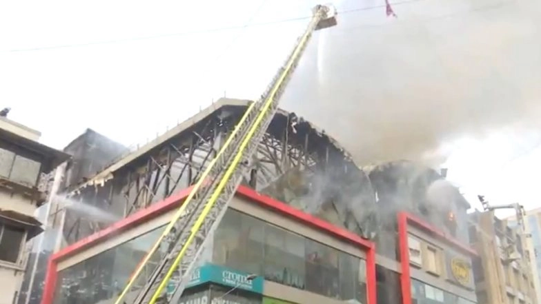 Mumbai Fire: Huge Blaze Erupts at Croma Showroom in Link Square Mall in ...